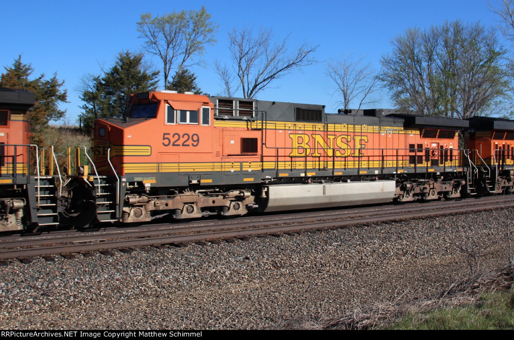 BNSF 5229